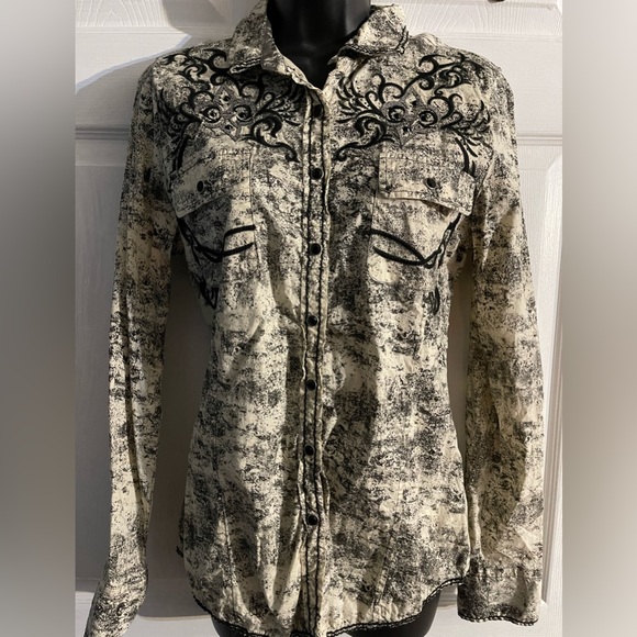 Roar | Tops | Roar Womens Western Button Up With Bling | Poshmark
